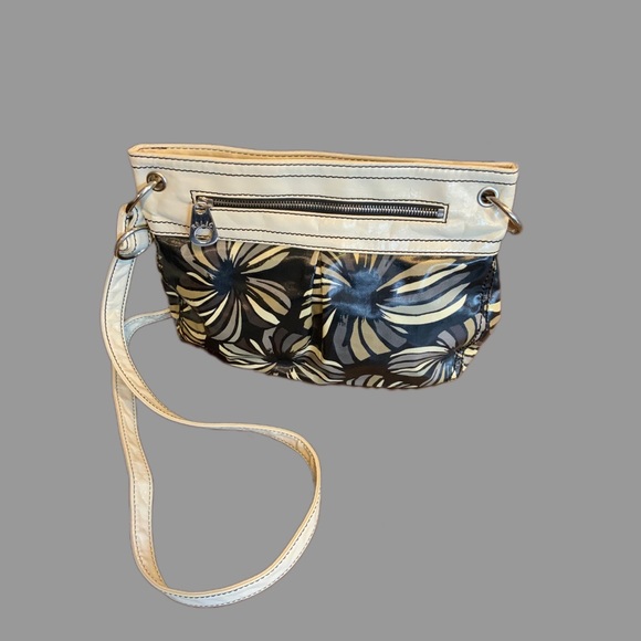 Relic | Bags | Relic Floral Print It With A Shiny Patent Leather Type ...